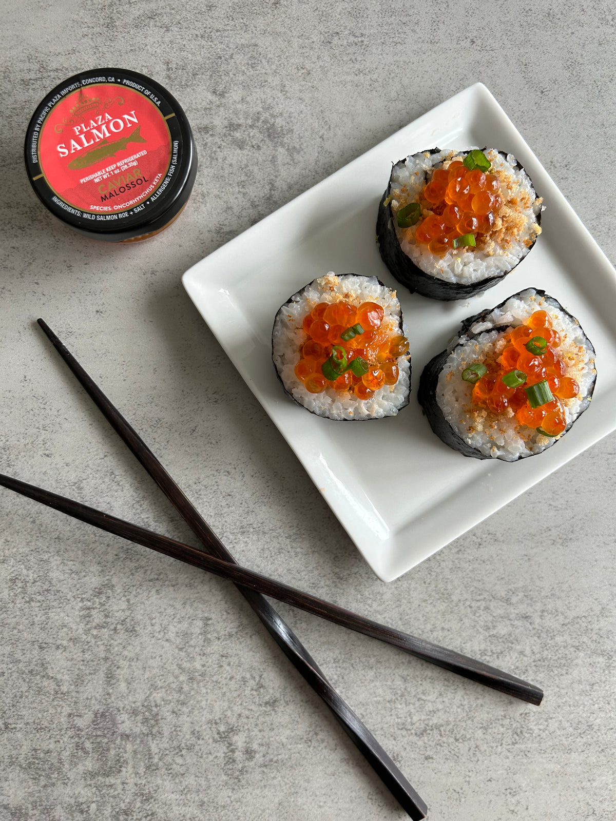 SALMON SUSHI ROLLS WITH SALMON ROE– Plaza De Caviar
