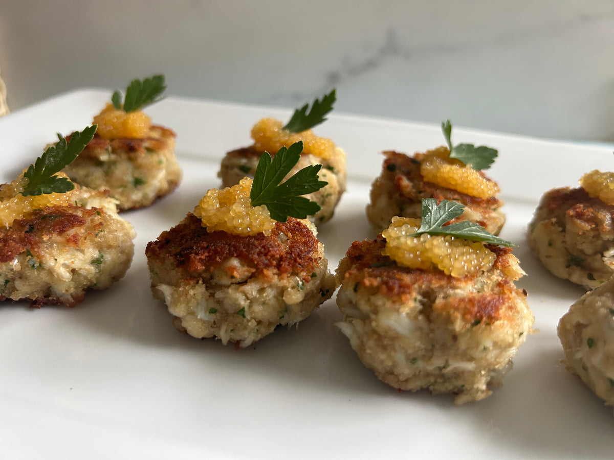MINI CRABCAKES WITH WHITEFISH ROE– Plaza De Caviar